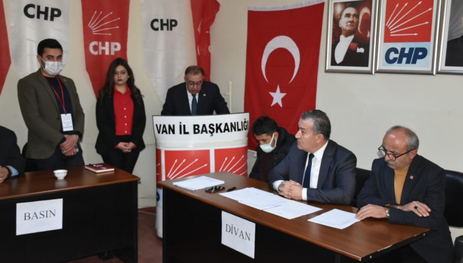 CHP Van il yönetimi listesi. C...